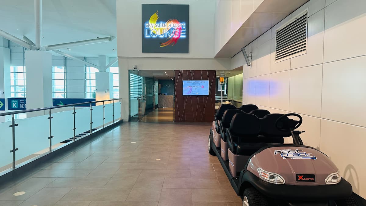 【プライオリティーパスOK】KLIA2のスカイ スイート エアポート ラウンジは綺麗でオススメ